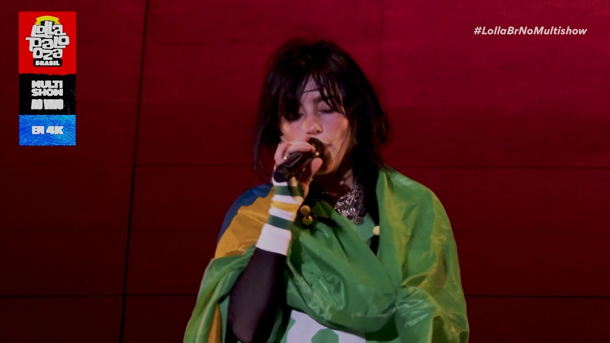 Lollapalooza 2023 Billie Eilish Canta Enrolada Na Bandeira Do Brasil
