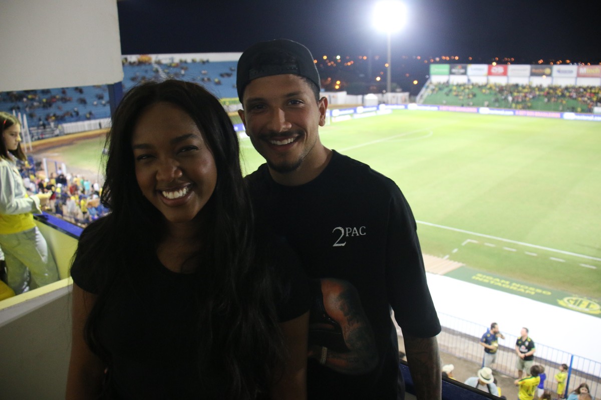DJ Toca Hit De IZA Durante Intervalo De Jogo Do Mirassol Clube De Yuri