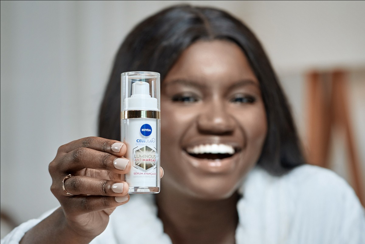 No camarim com Kenya Sade: veja como a musa se prepara para a gravação ...