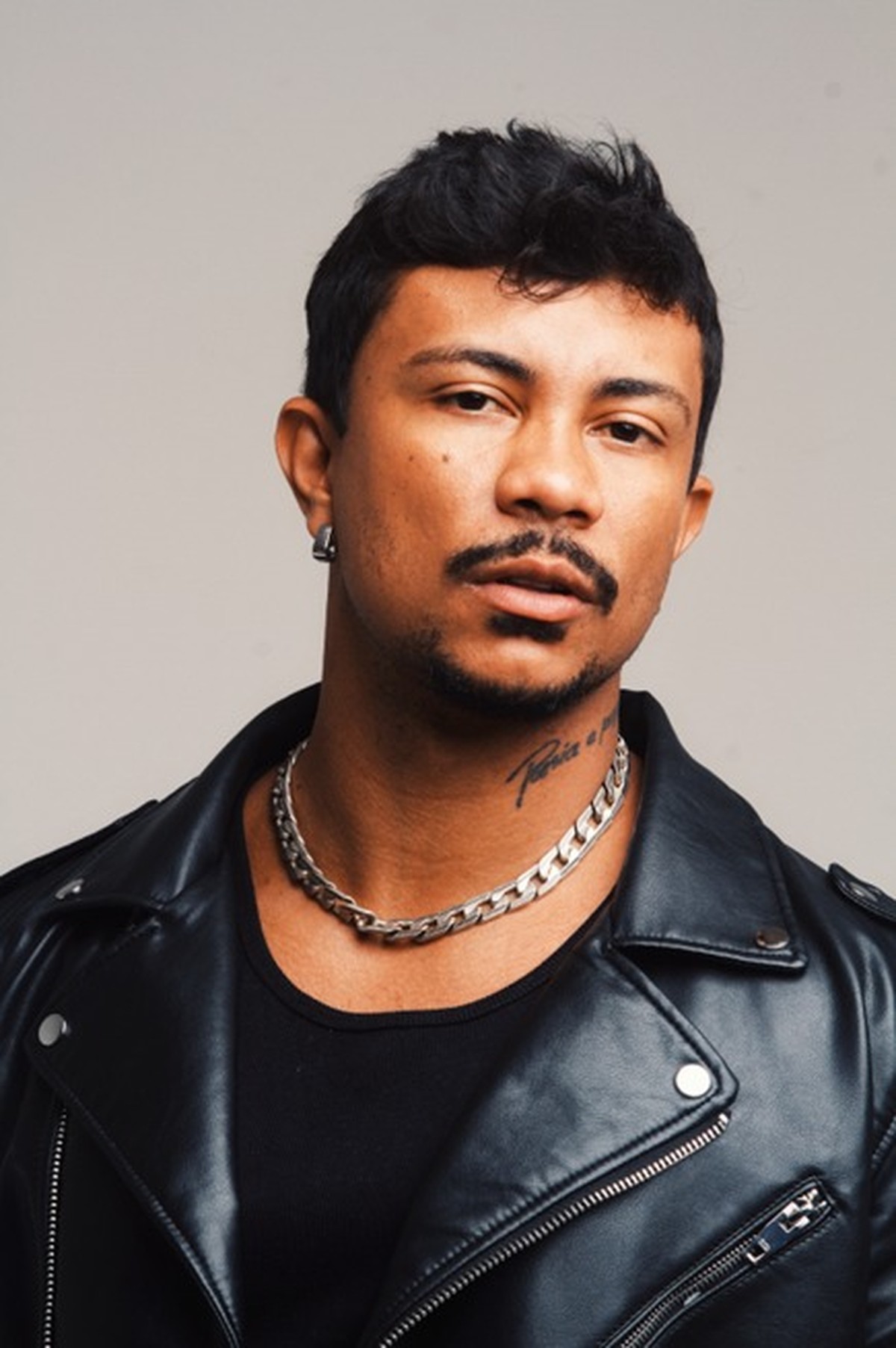 Xamã celebra carreira e anuncia shows inéditos pelo Brasil