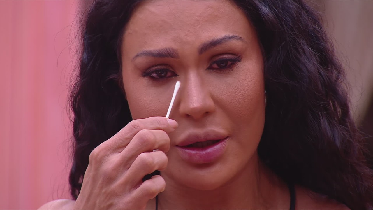 Gracyanne Barbosa chora ao ser consolada por Diego Hypolito: 'Você se ...