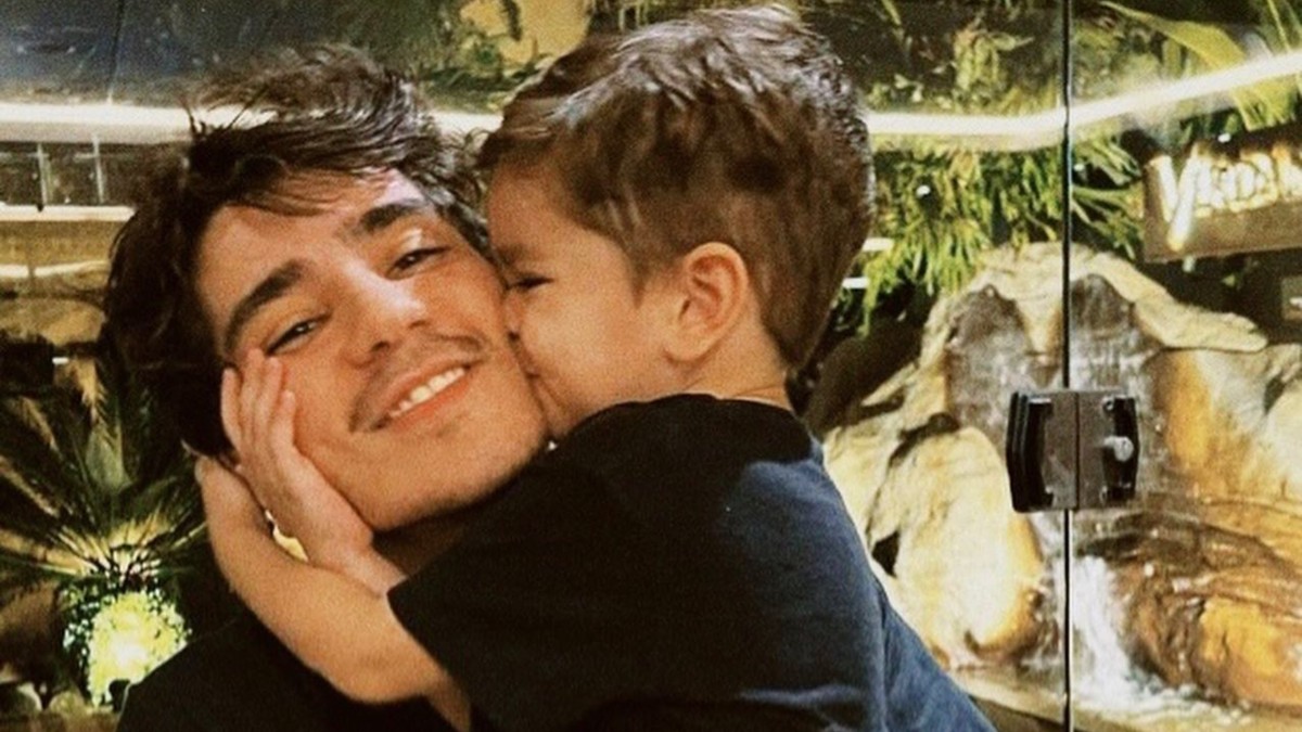 João Fernandes fala do desafio de criar filho após a morte de Mabel ...