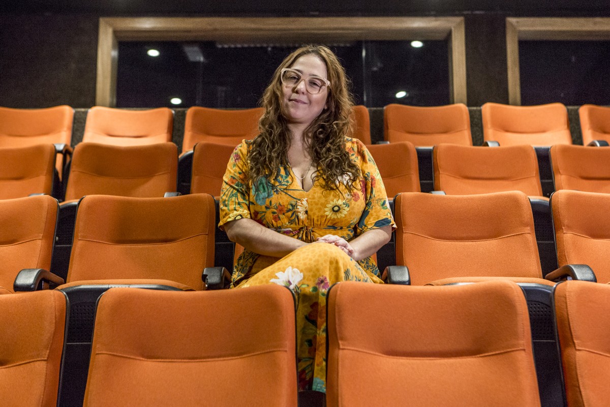 Debora Lamm mostra bastidor de nova peça como diretora e afirma: 'Uma ...