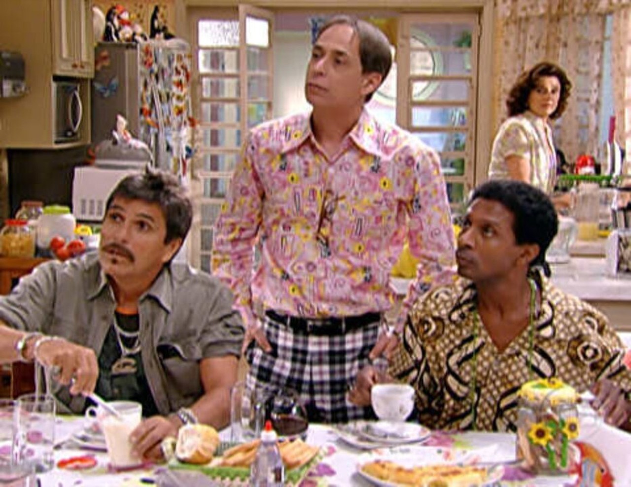 A Grande Família, Tapas & Beijos e mais: os seriados de humor dos anos ...