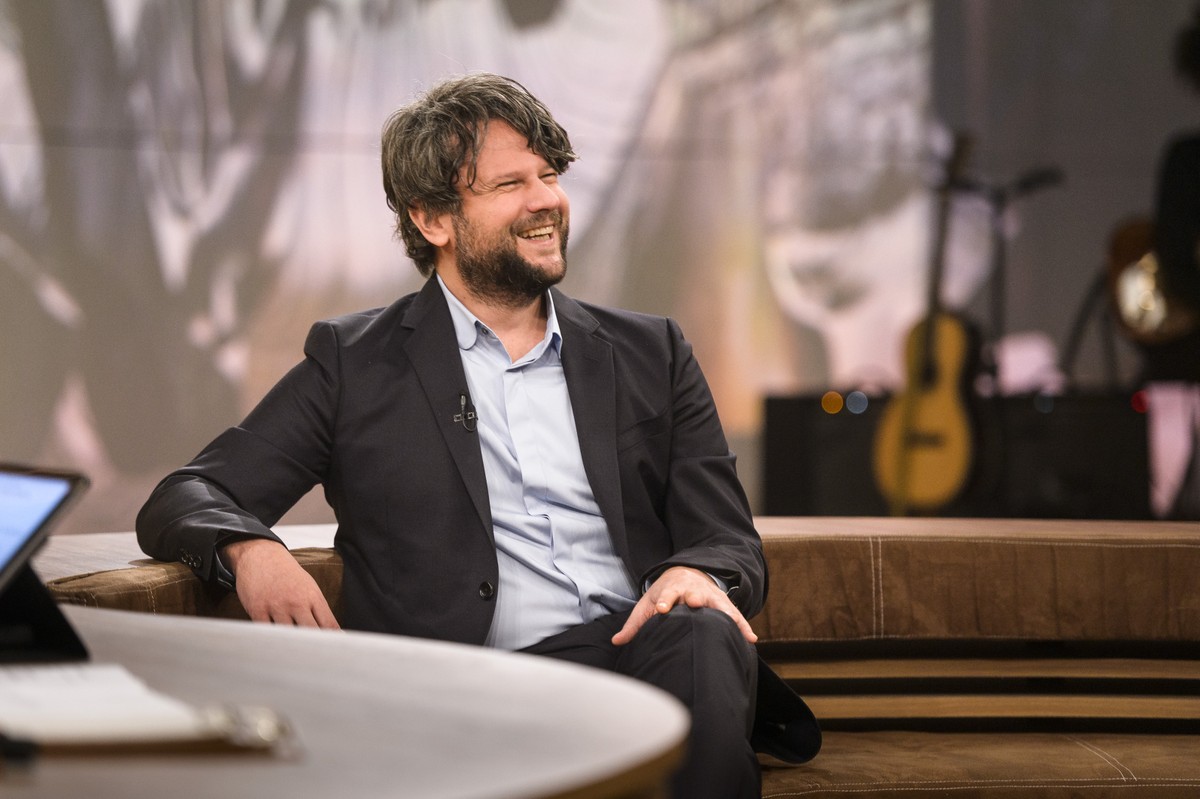 Selton Mello diz ser 'perda de tempo' dormir e faz homenagem aos pais ...