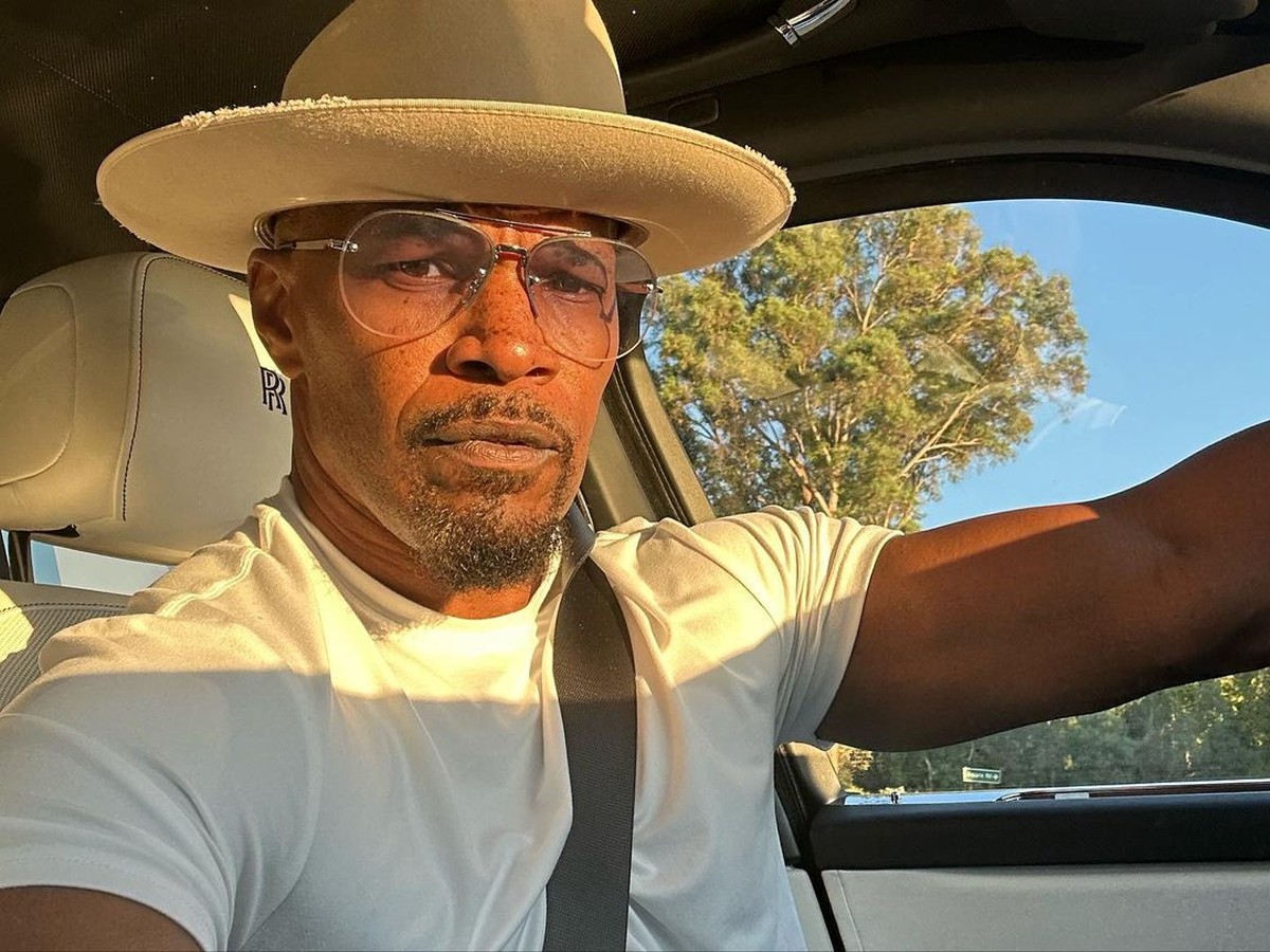 Jamie Foxx posta selfies 'de volta à cadeira de motorista' depois de se ...