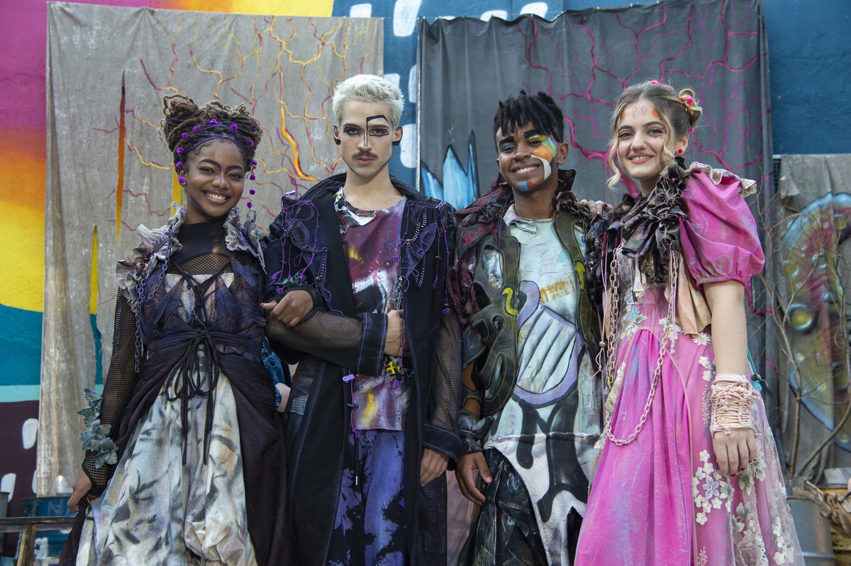 Vicky e a Musa: transformações da adolescência e paixões se destacam na ...