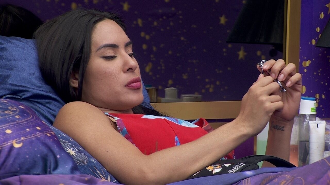 Isabelle diz que vai procurar Yasmin para saber o motivo de voto da ...