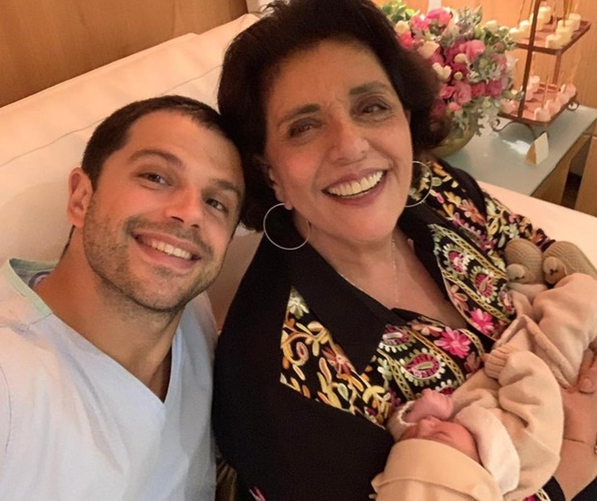 Leda Nagle mostra rosto de Zoe, filha de Sabrina Sato e Duda Nagle, e ...