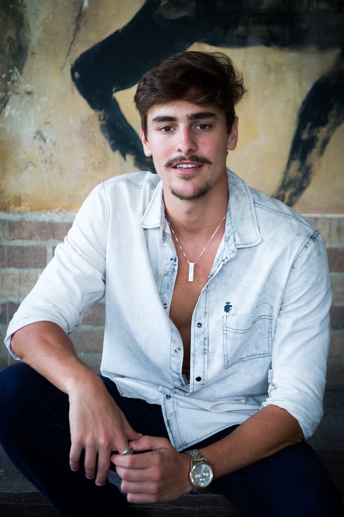 Bruno Montaleone apresenta Johnny: 'É um fanfarrão'