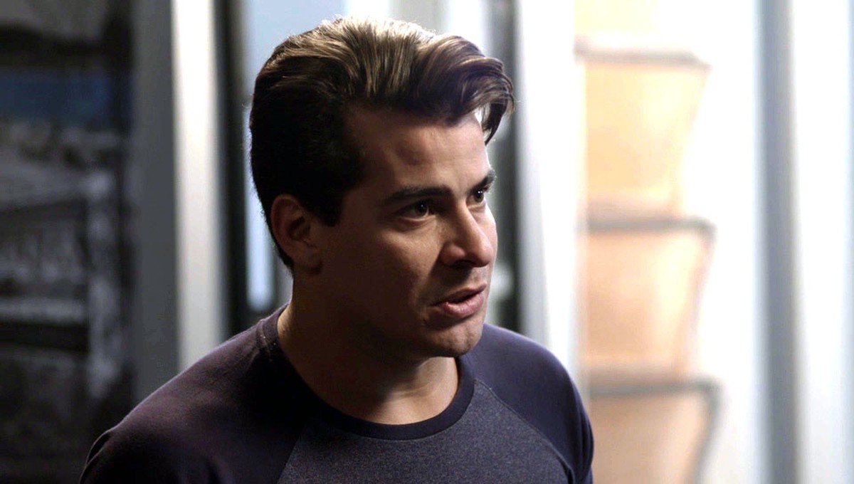 Júlio surta e tem certeza de que será pego | vem por aí | gshow