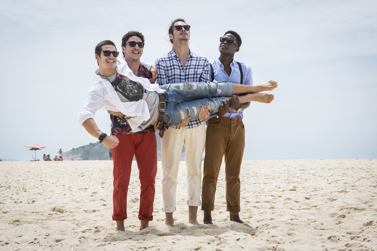 Autora de 'Rock Story' revela futuro da banda 4.4: 'Caminho do sucesso ...