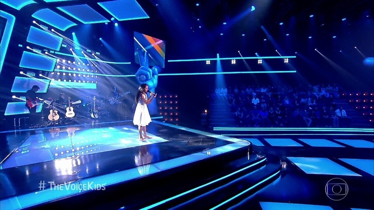 Raquel Maressa não conquista vaga no 'The Voice Kids' e ganha abraço de ...