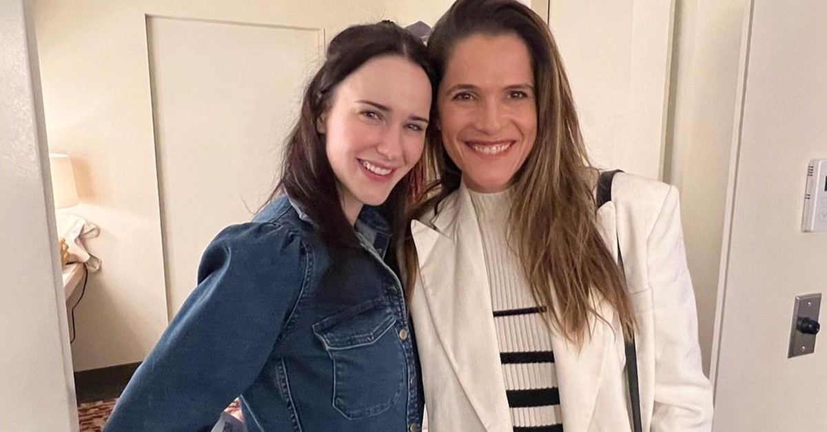 Em Nova York, Ingrid Guimarães faz foto com famosa atriz norte ...