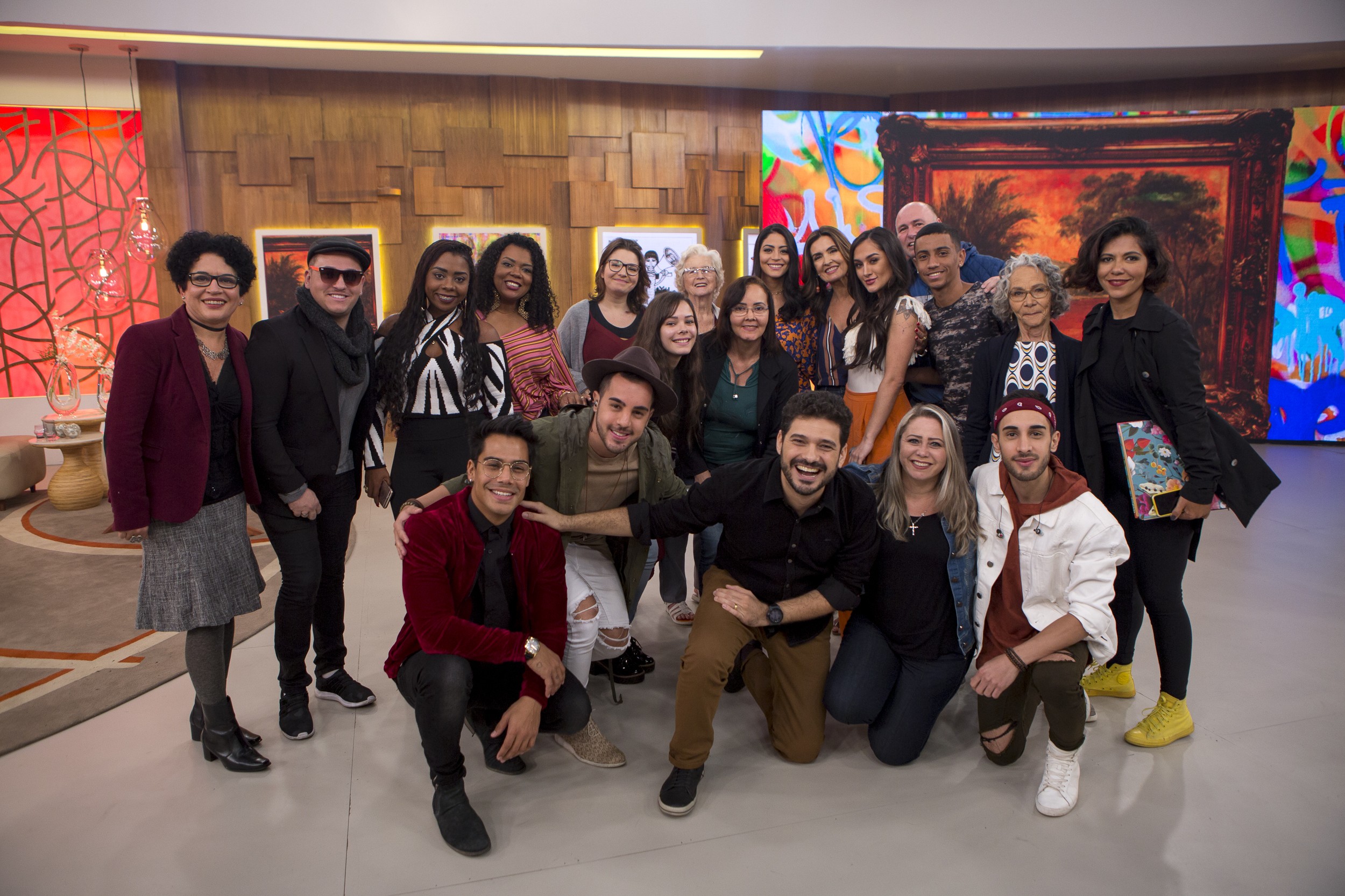 Veja as fotos do 'Encontro' com Carol Castro, Micael e banda Melim | Gshow