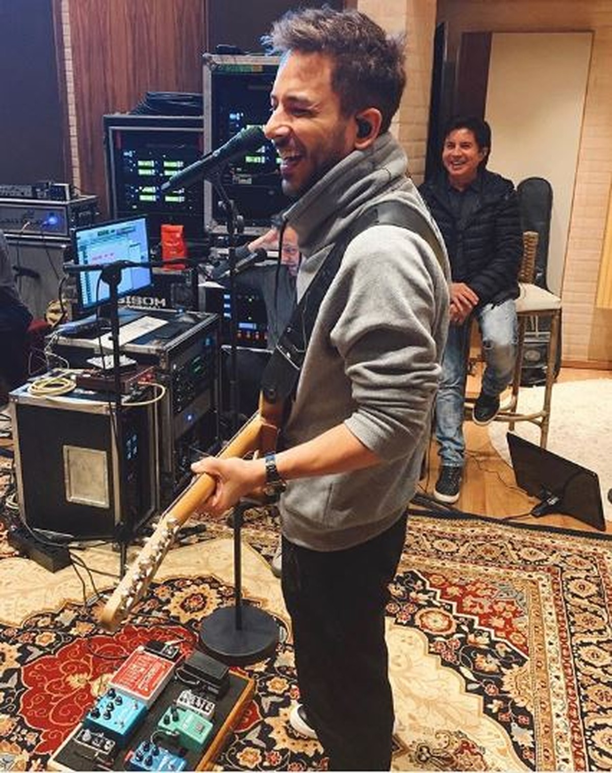 Junior mostra ensaio para turnê comemorativa com Sandy: 'Dada a largada ...