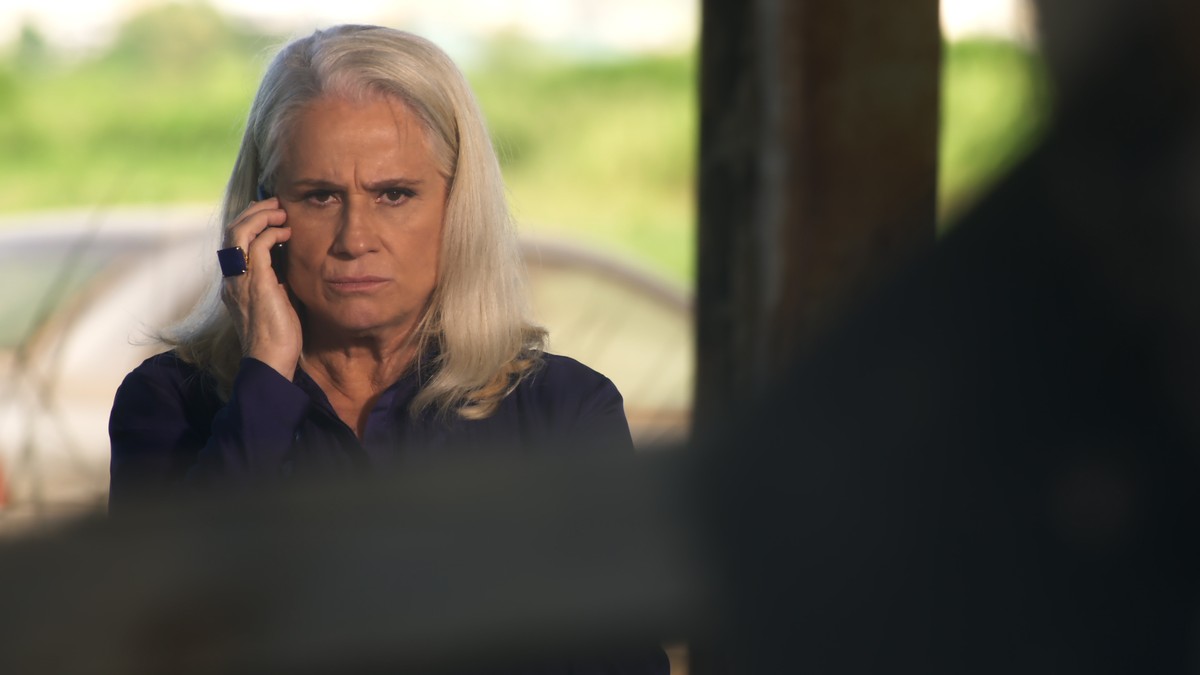 Mág exige 30 milhões de dólares para libertar Helô | vem por aí | gshow