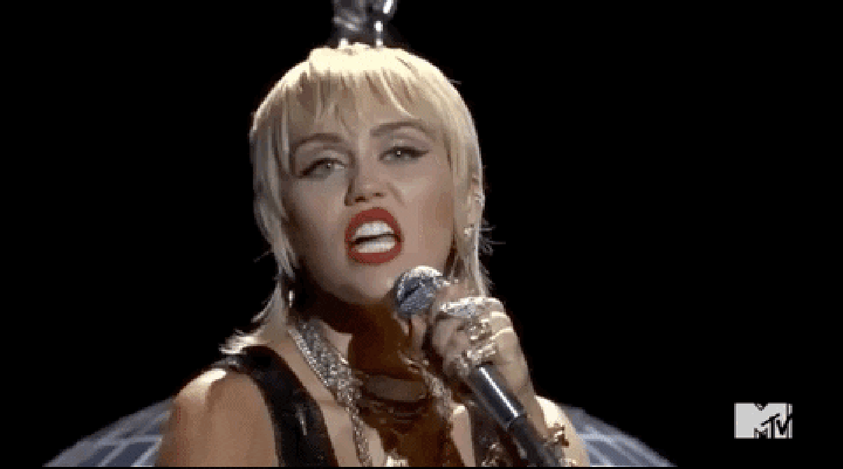 Miley Cyrus atende pedido de fãs brasileiros e inclui 'Mother's ...