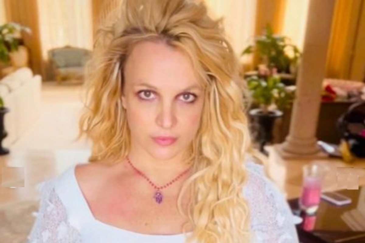 Britney Spears admite que a fama a 'fez se sentir como se estivesse ...