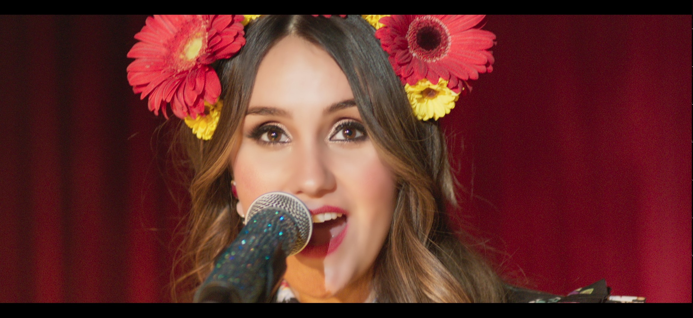 Dulce María lança clipe e faz reflexão sobre sacrifícios pela carreira ...