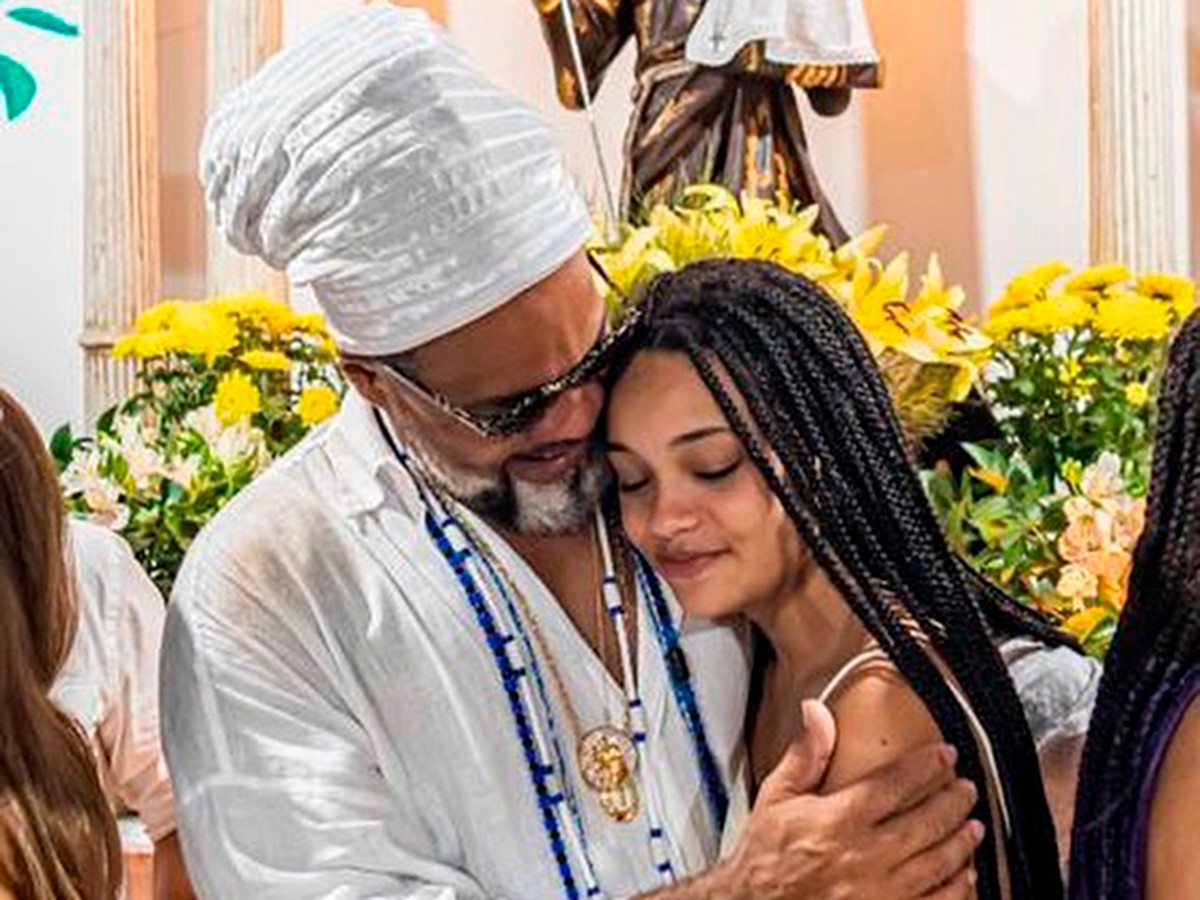 Carlinhos Brown parabeniza filha pelo seu aniversário, e se declara ...