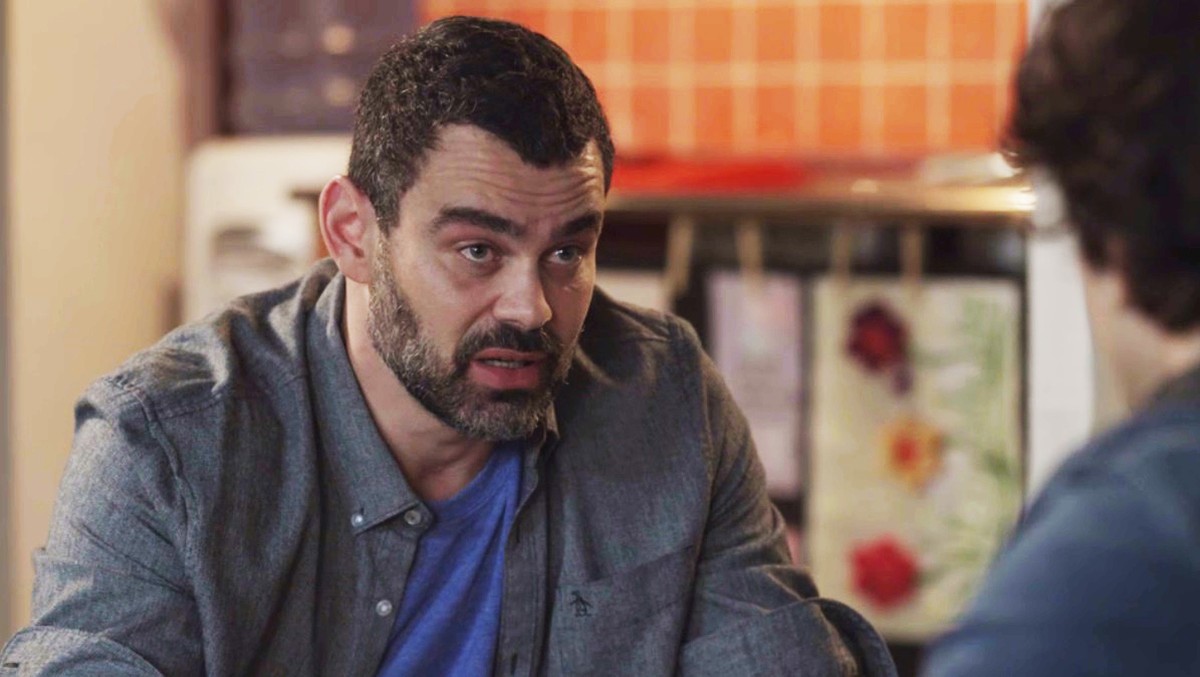 Rafael encontra Márcio e Pérola em cativeiro