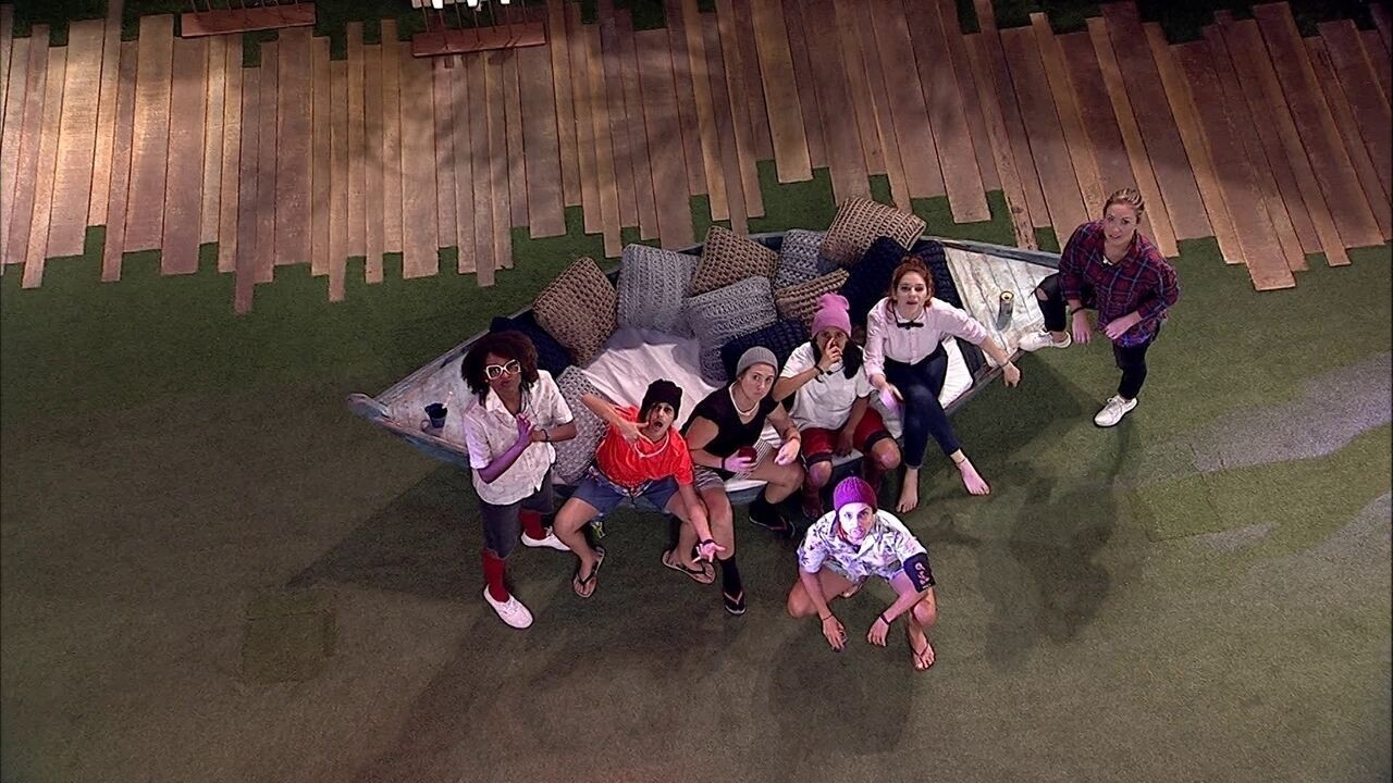 Sisters se juntam para simular foto com roupas de brothers | Gshow
