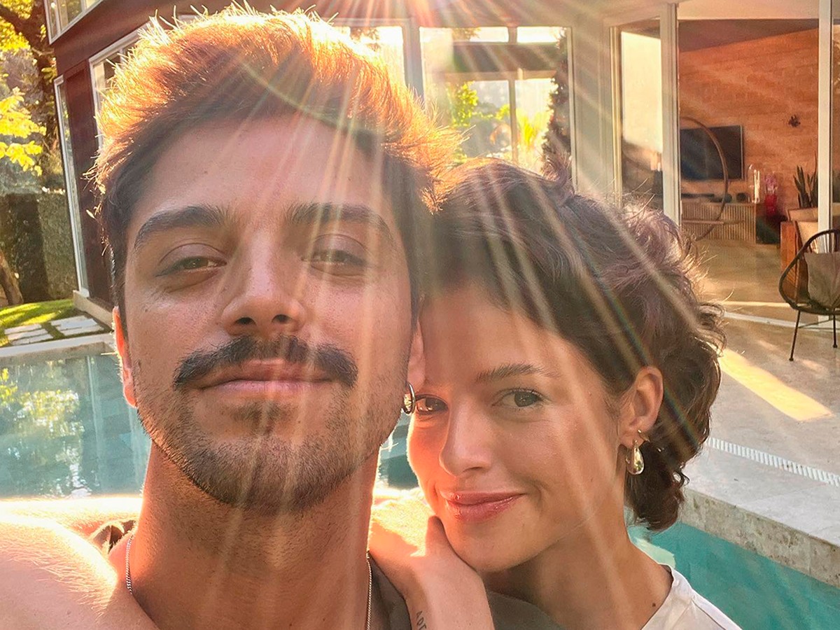 Agatha Moreira e Rodrigo Simas comemoram Natal até o amanhecer; confira ...