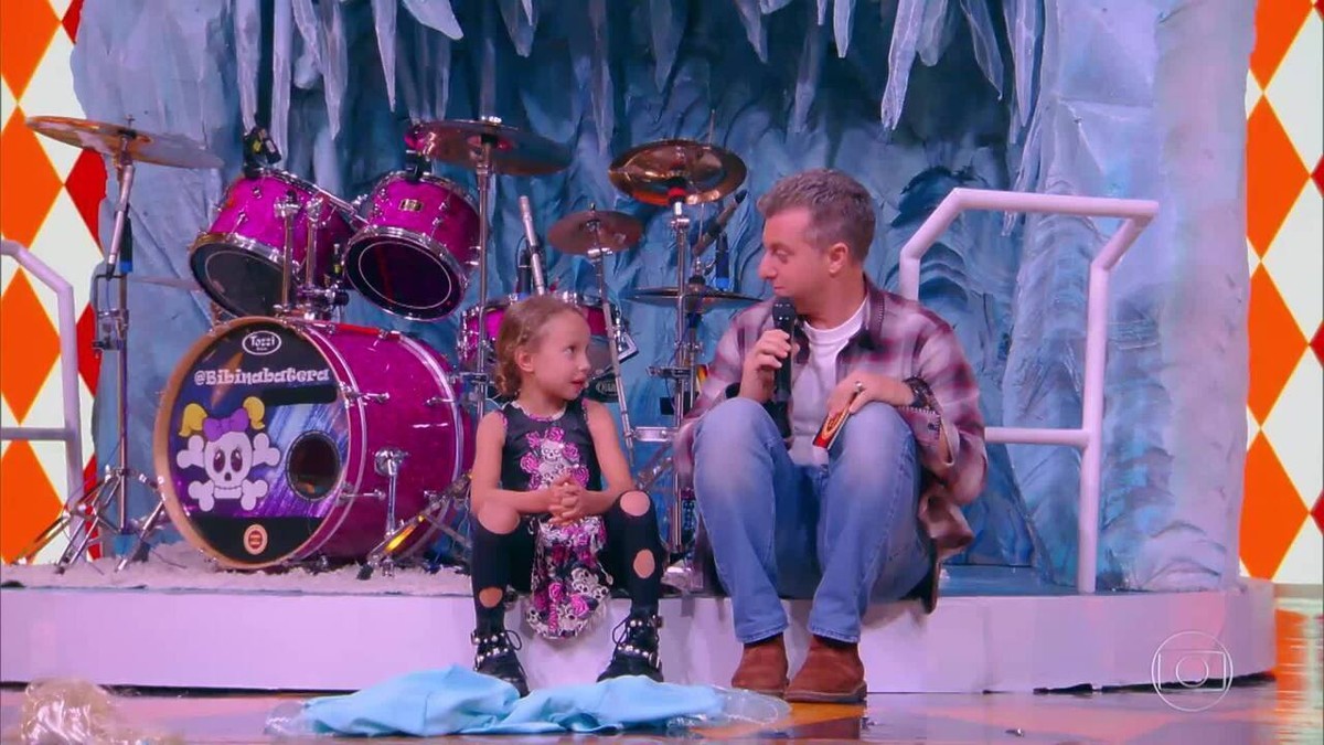 'Gonga La Gonga': menina de seis anos surpreende com versão rock n ...