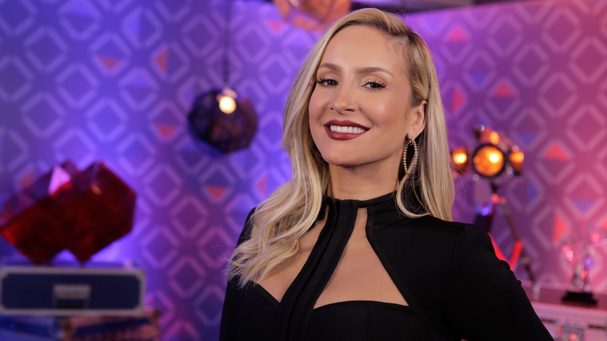 Claudia Leitte 'para o trânsito' nos bastidores do 'The Voice Brasil ...