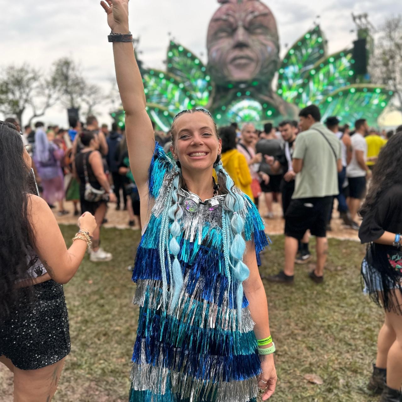 É hoje! Veja dicas de looks para curtir o Tomorrowland Brasil 2024 ...
