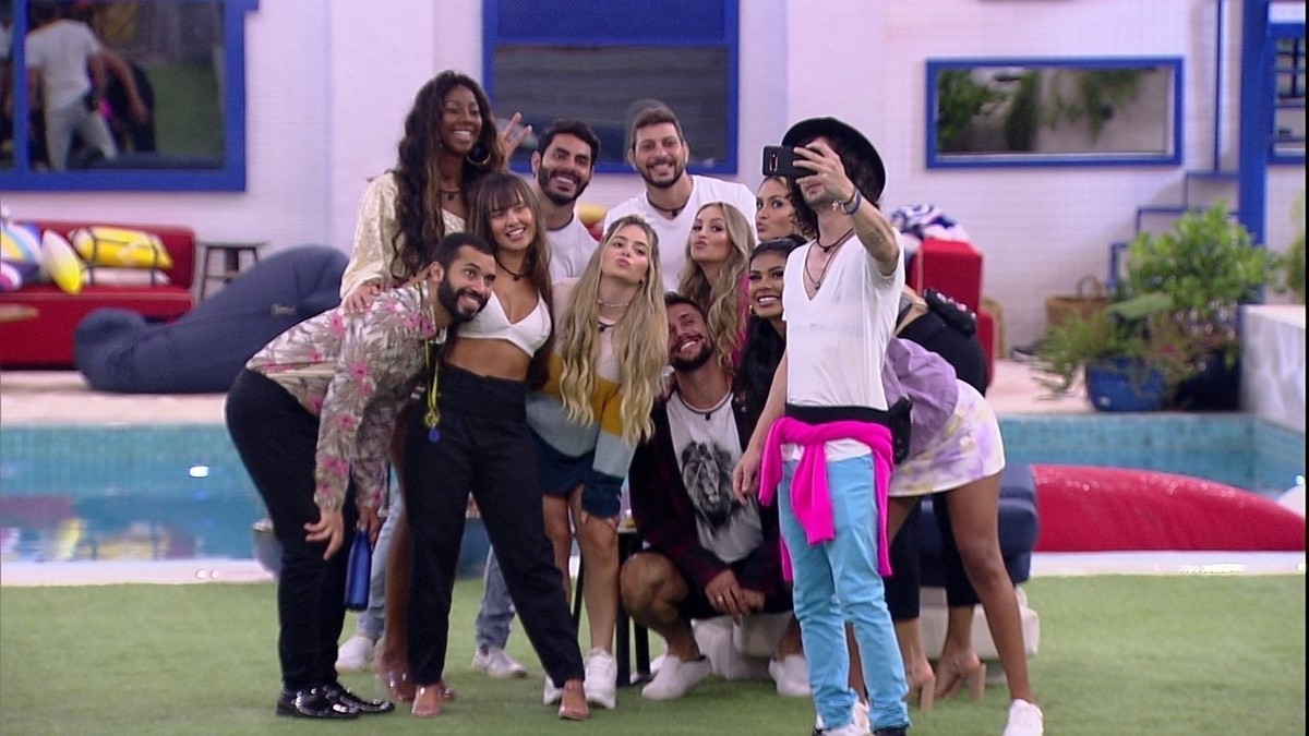 Fiuk Tira Foto Com Brothers Antes De Noite De Eliminação No Bbb21