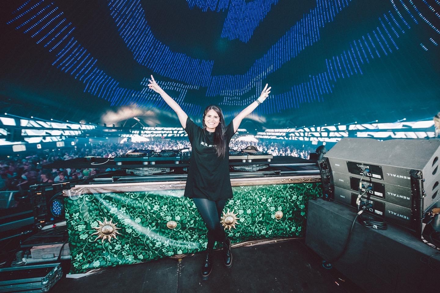 DJ brasileira que já tocou no Coachella é a única a se apresentar nos ...