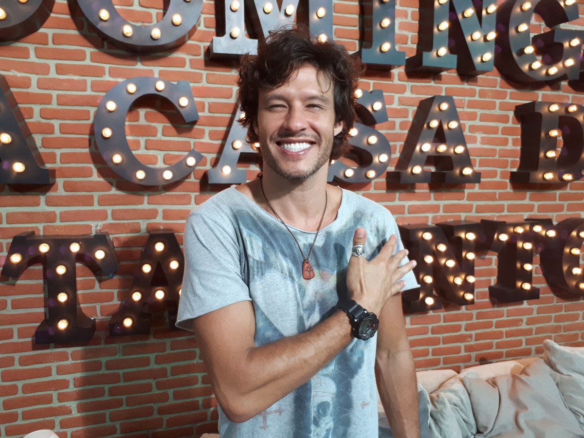 Nando Rodrigues mostra seus amuletos: ‘Não tiro por nada’ | TV | gshow