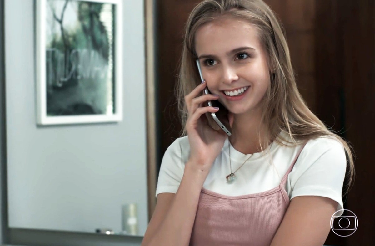 Clara liga para Felipe e faz convite ao ex-namorado | vem por aí | gshow