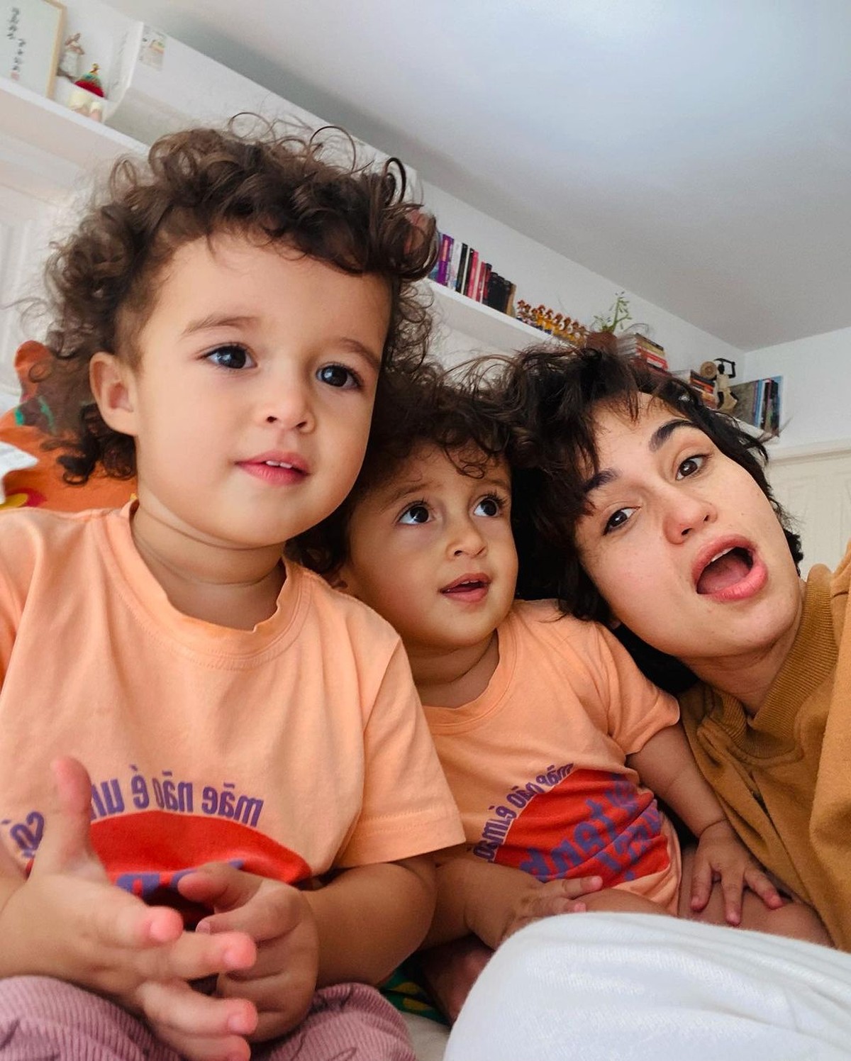 Nanda Costa compartilha manhã de fofura com gêmeas: 'Bom dia, alegria ...