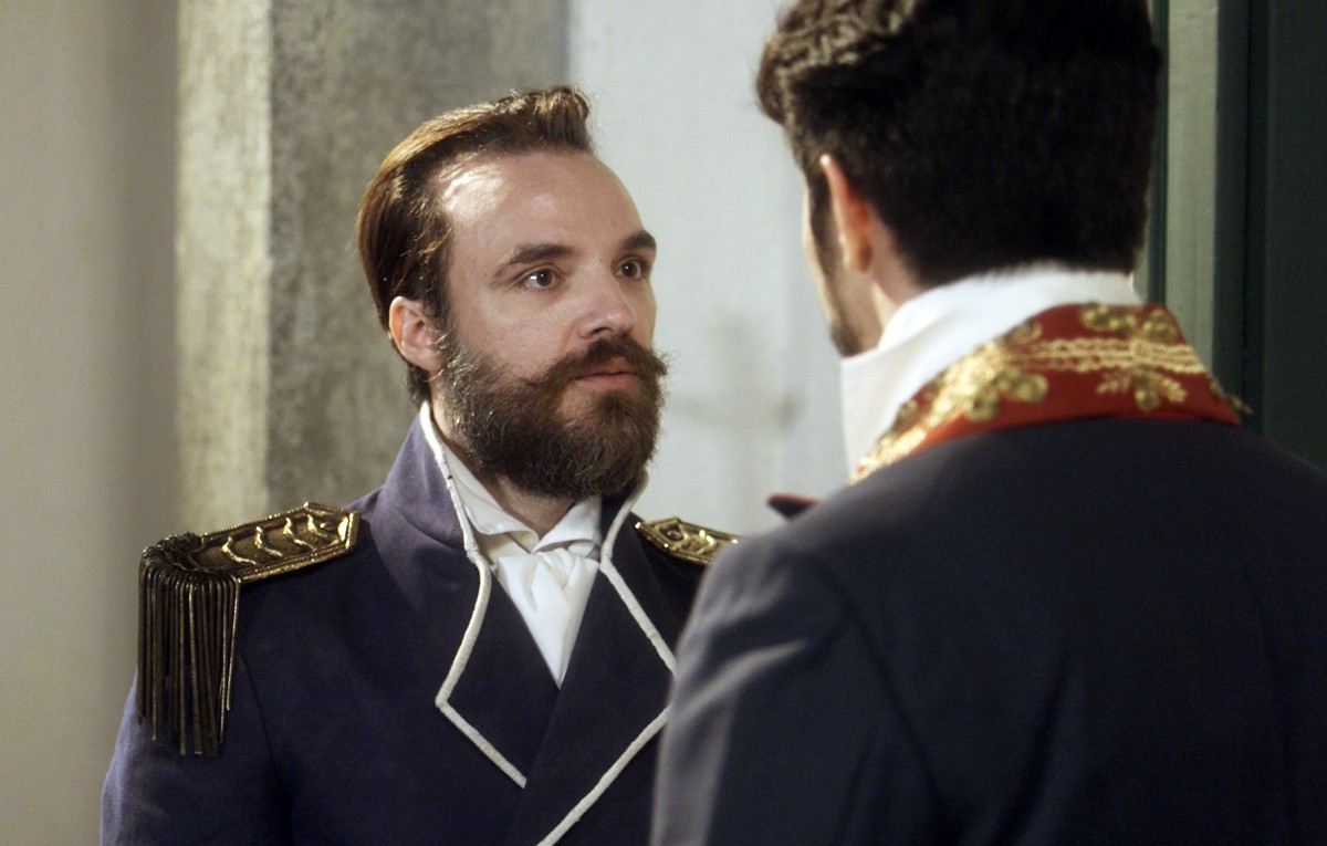 Alex Morenno concilia novela e teatro e fala de boa forma: 'Sou vaidoso ...
