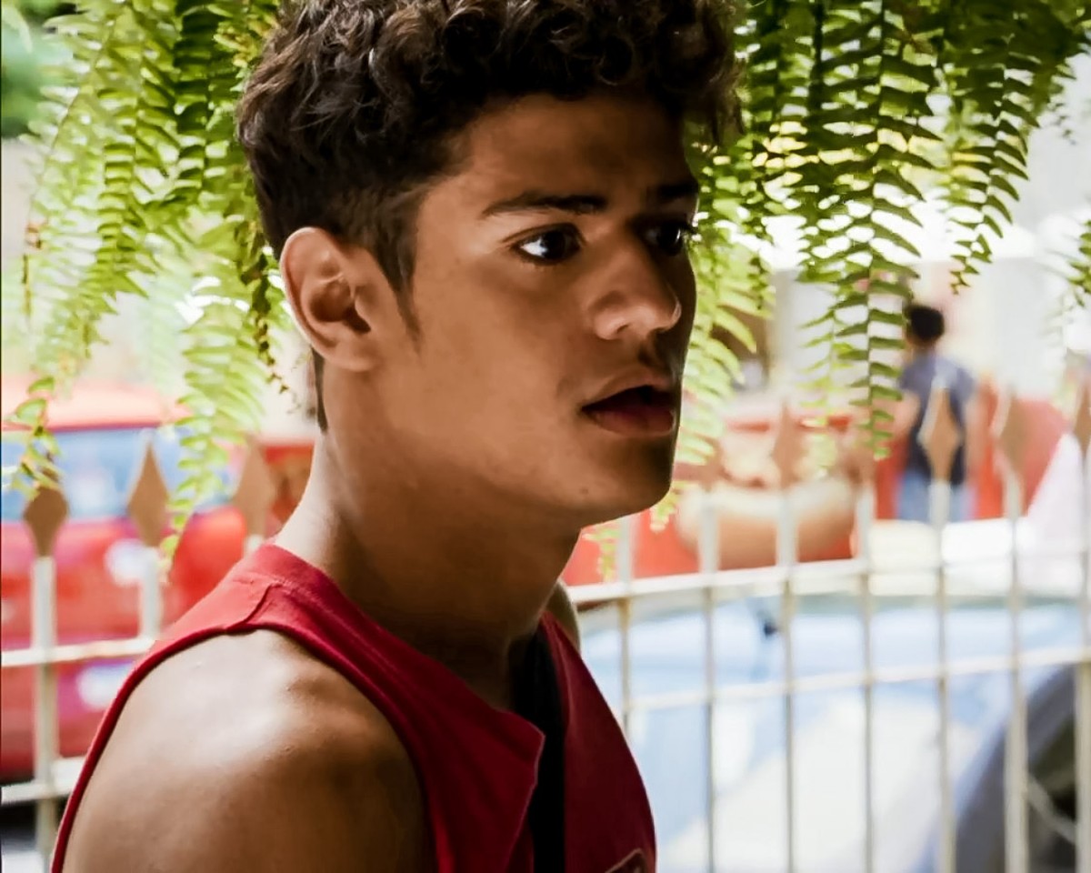 Cleber fica revoltado e dá soco em Tatoo: 'Palhaço!' | vem por aí | gshow