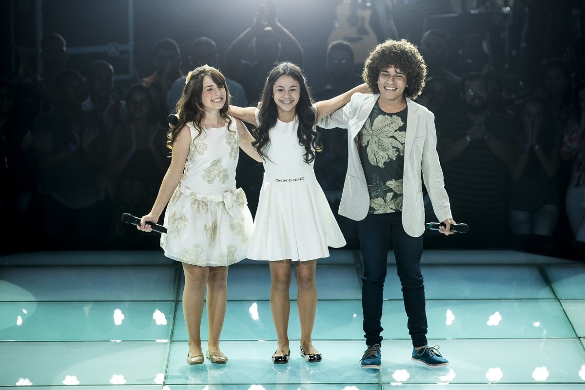 Giulia Soncini, Laura D´Ávila e Luiz Ricardo cantam hit de Ariana ...