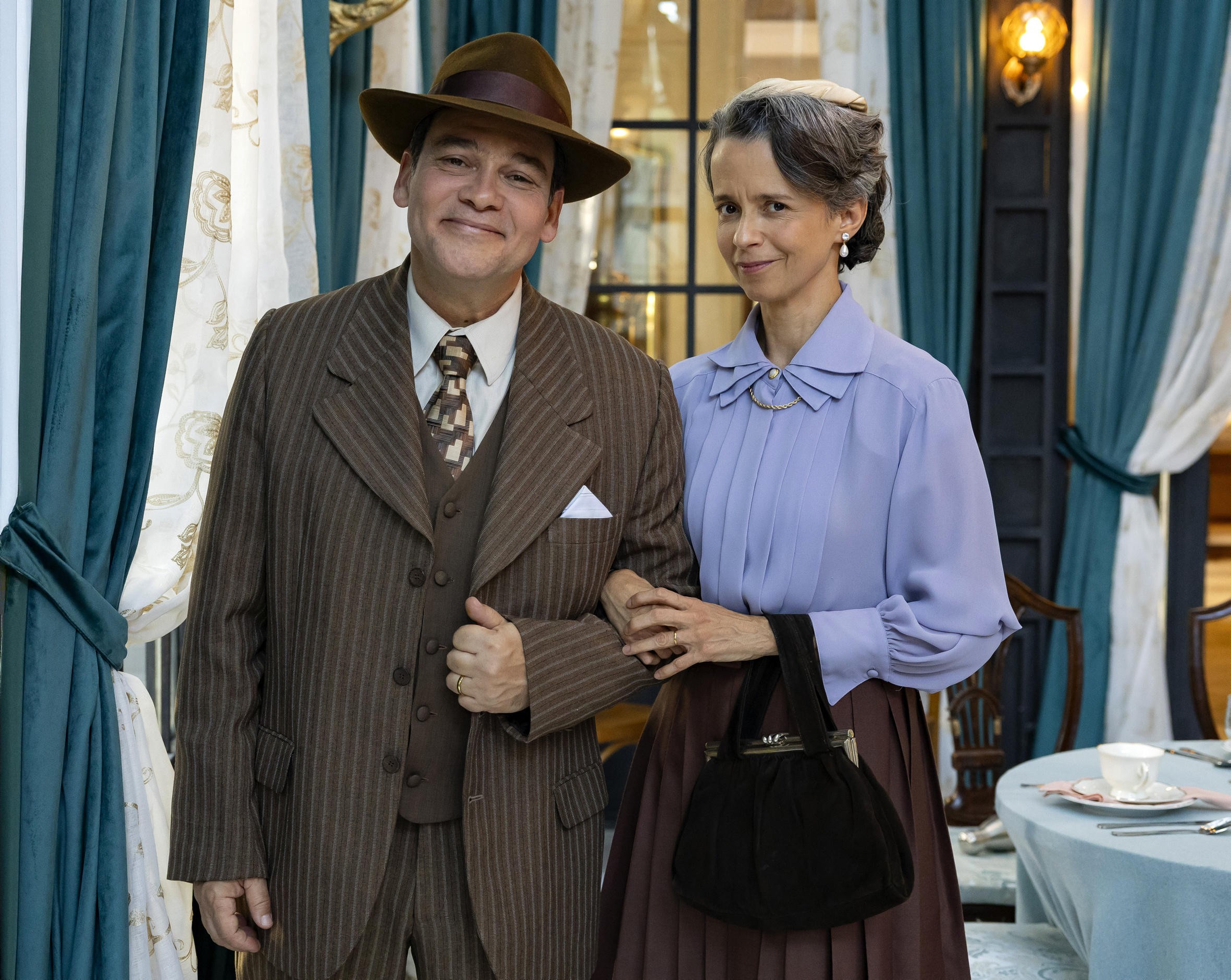 Novos atores em Êta Mundo Melhor!: Claudio Gabriel e Dani Barros chegam ...