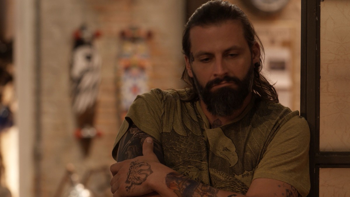 Ralf convida Milena para morar com ele