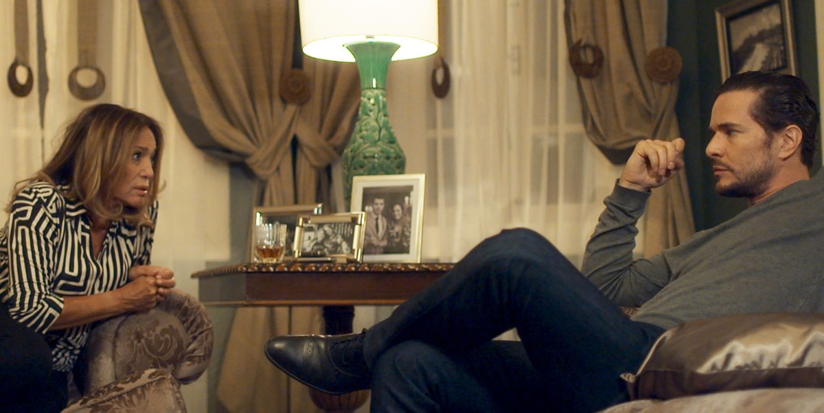 Cora tenta convencer Vitor a ir para Miami com os filhos | vem por aí ...