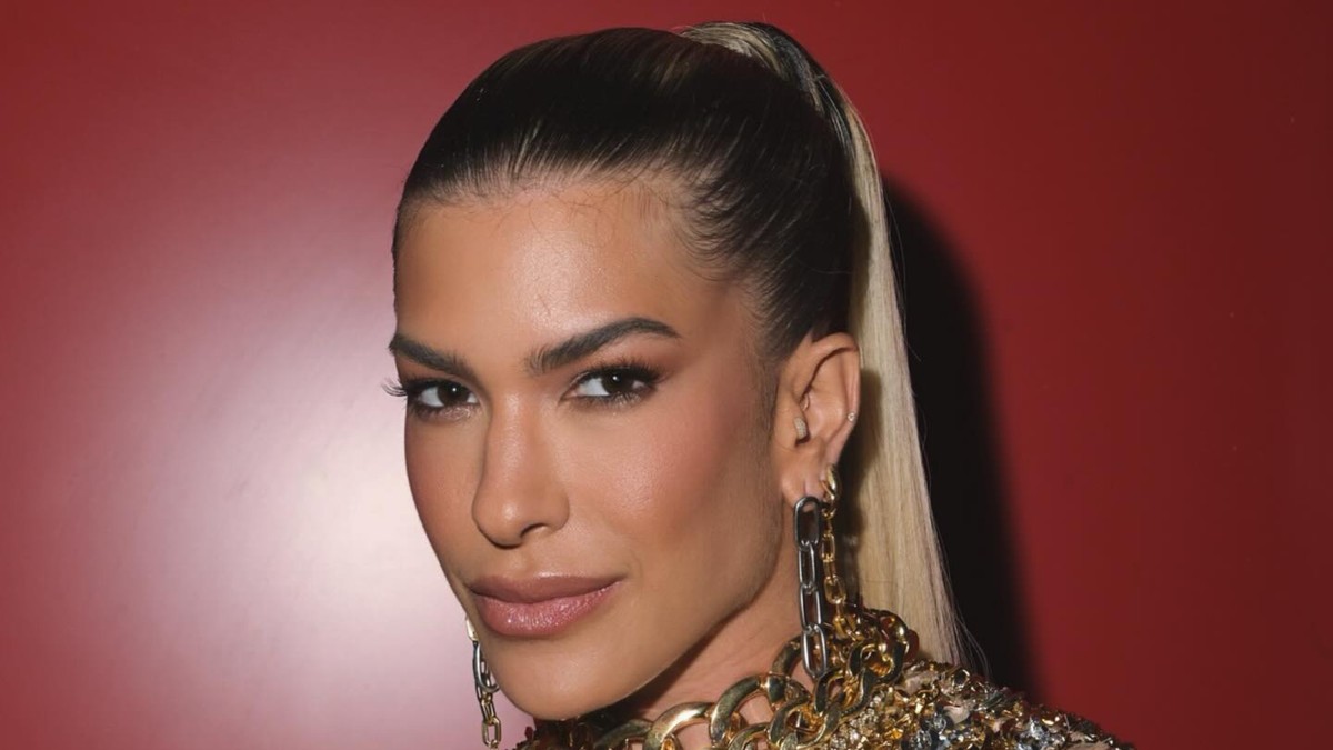 Lore Improta usa look matador para o ensaio da Viradouro e Léo Santana ...