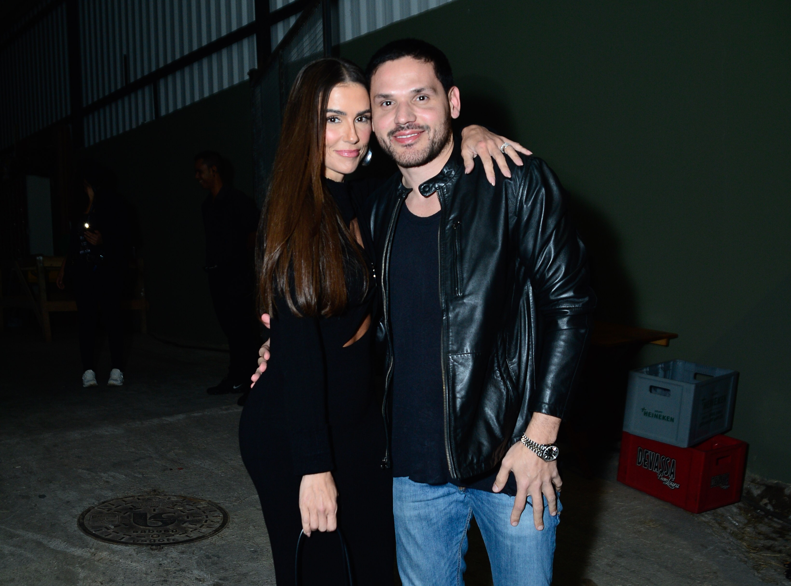 De volta ao Brasil, Deborah Secco e Dudu Borges posam juntos em ...