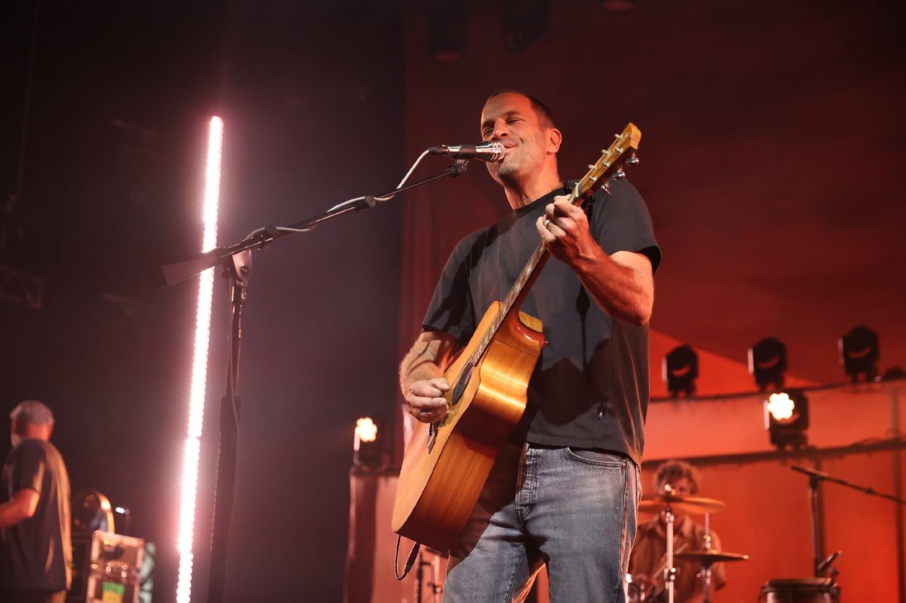 Jack Johnson revela vontade de cantar em português e conta que idolatra ...