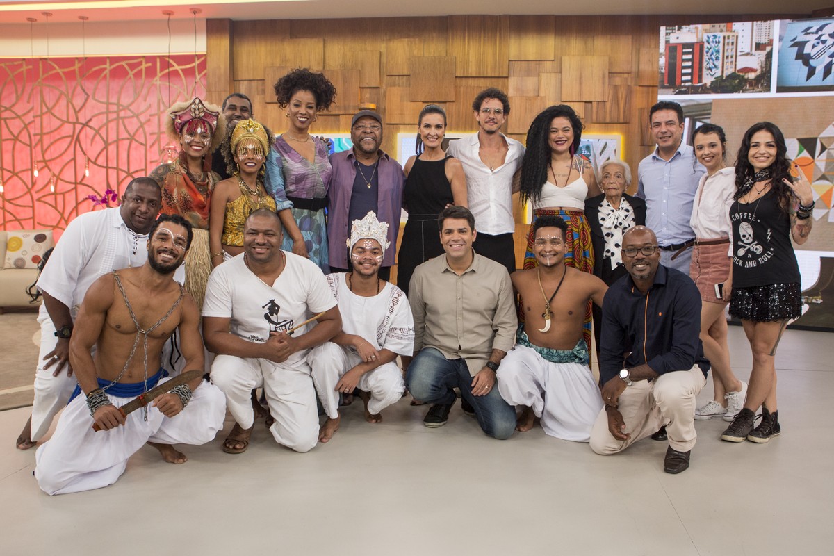 Confira a galeria de fotos do 'Encontro' com Adriana Lessa e Rafael ...