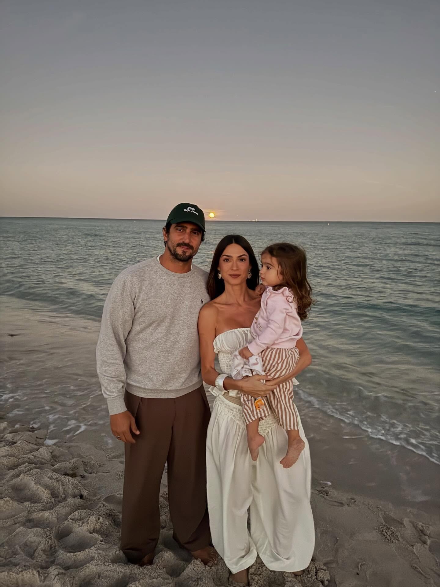 Thaila Ayala mostra momentos em família durante viagem a Miami; veja as ...