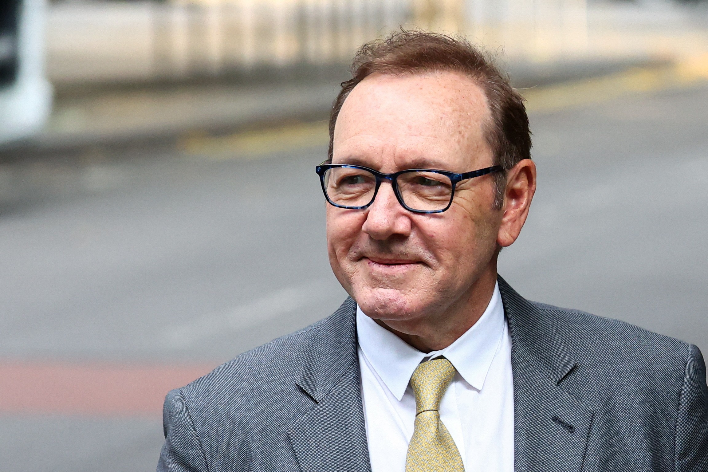 Julgamento de Kevin Spacey: promotor chama ator de 'valentão sexual' e ...