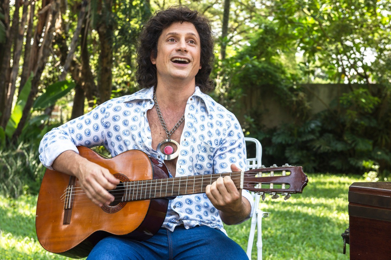 Felipe Rocha fala da alegria de ser Roberto Carlos em 'Hebe': 'Um sonho ...