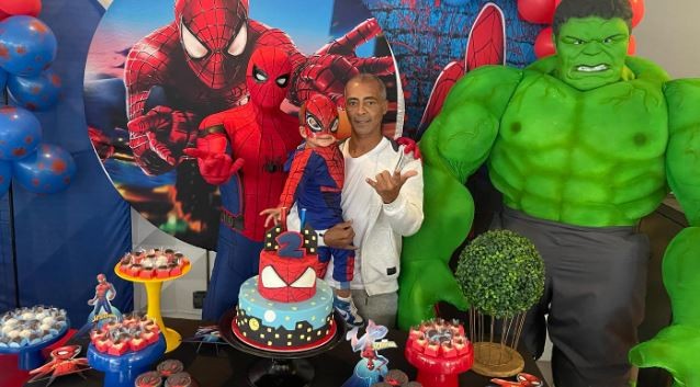 Vovô Romário com Hulk? Ex-jogador comemora aniversário do neto com ...